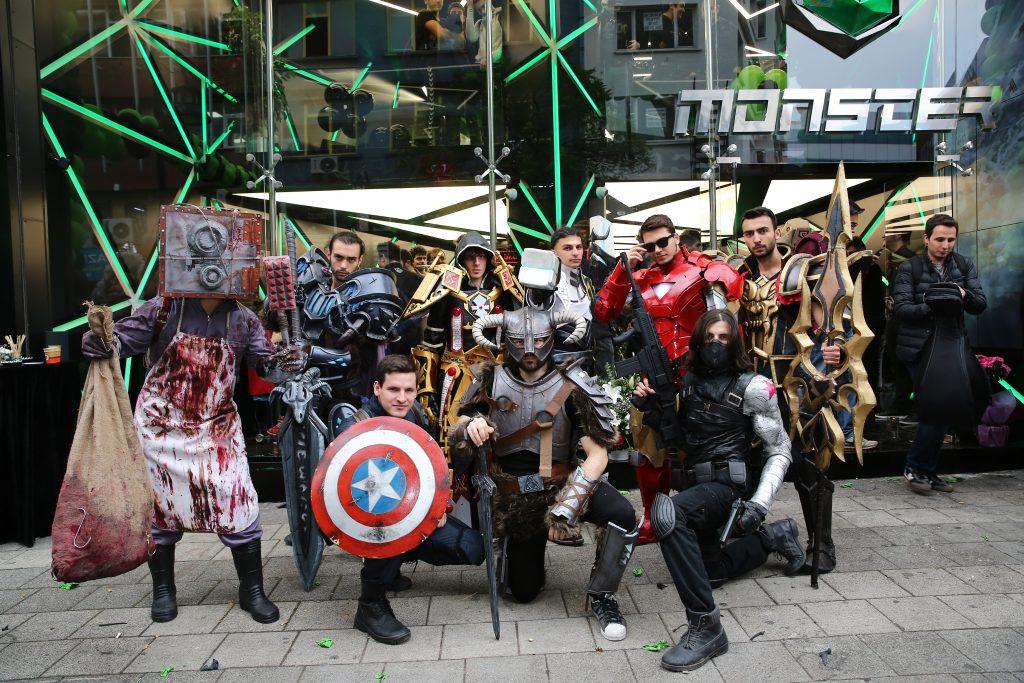 Monster Cosplay Etkinliğinde Eğlence ve Ödül Sizleri Bekliyor - Monster ...
